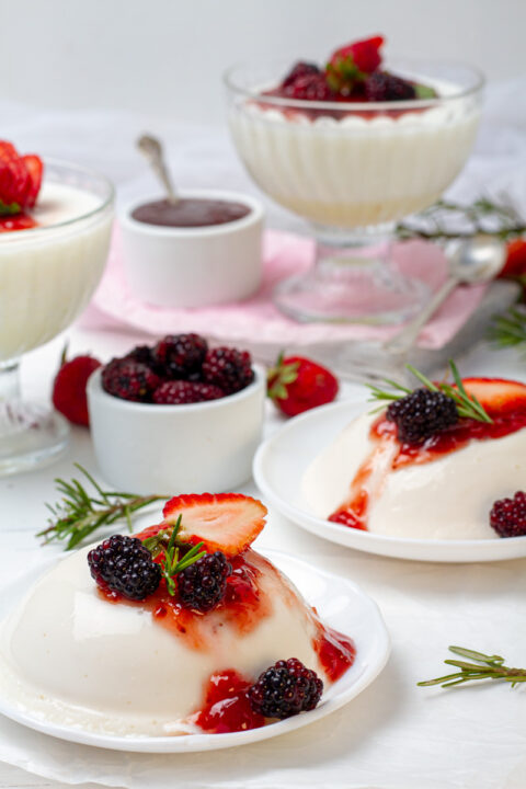 Traditional Italian Panna Cotta - janirecipes.com